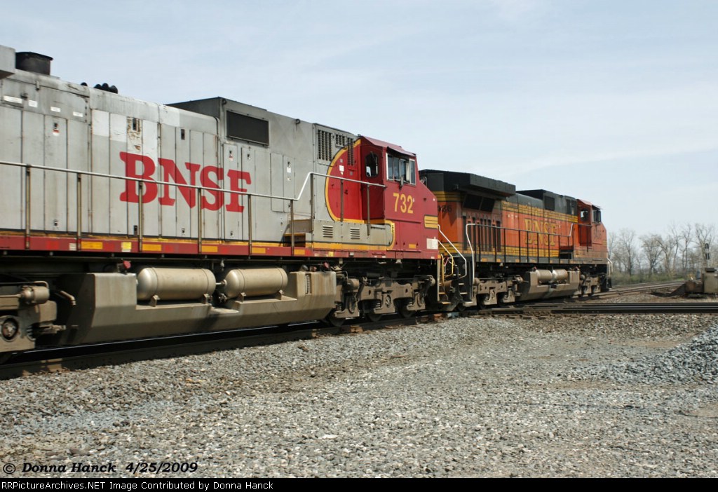 BNSF 732
